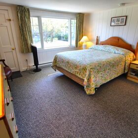 Brant Point Courtyard | RedWeek