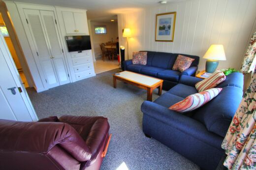 Brant Point Courtyard | RedWeek