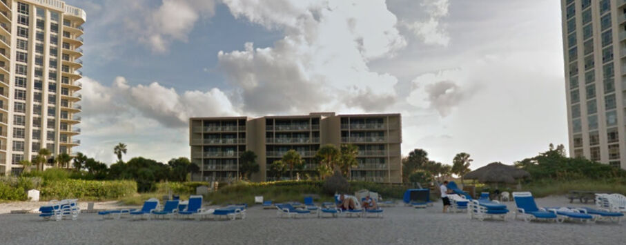 Veranda Beach Club | RedWeek